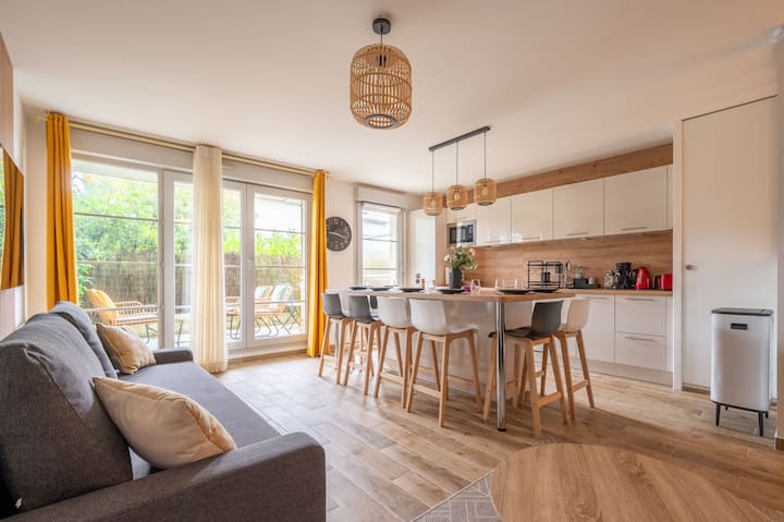 Famille/disney/8 Personnes/terrasse/gare/parking - Disneyland Paris