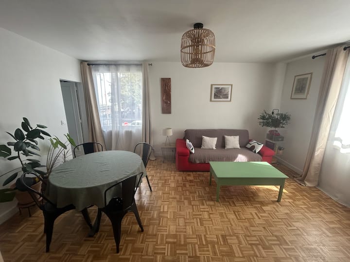 Grand Appartement 2 Pièces Dans Le 20ème à Paris - Bagnolet