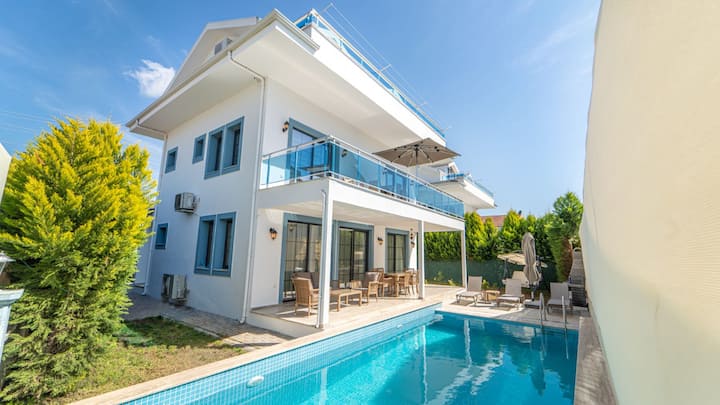 Havuzlu Villa - Çalış Beach