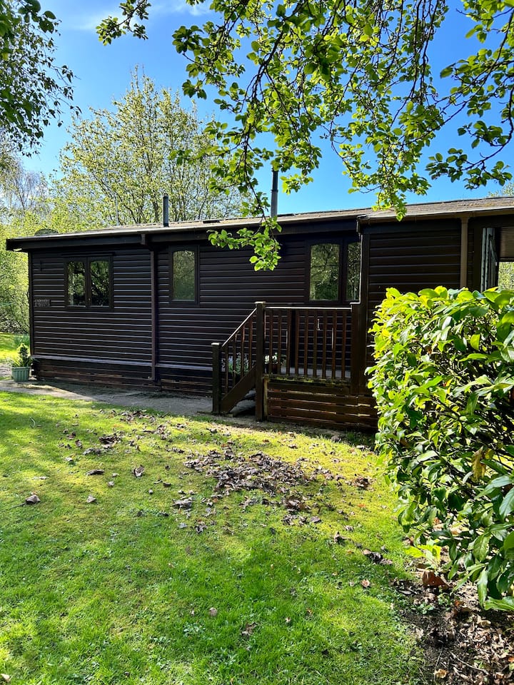 Wigeon Secluded Rustic Cabin - Pocklington