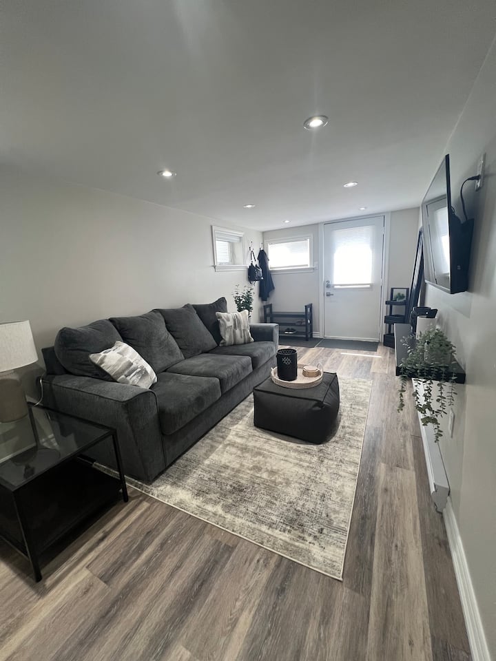 Cozy On Connaught Avenue - Halifax