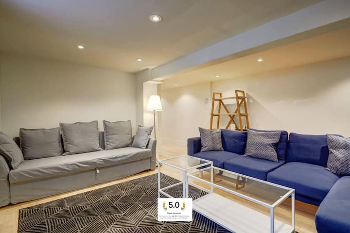 Grand Urban Retreat – Spacious 5br Heart Mtl - Laval, Canada