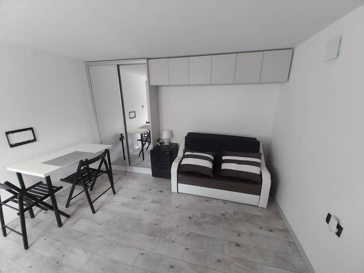 Independent Studio In A House In The City - Sofía