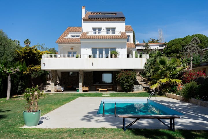 Large Seaview Villa, Sleeps 8/10. 10 Min To Centre - Sitges