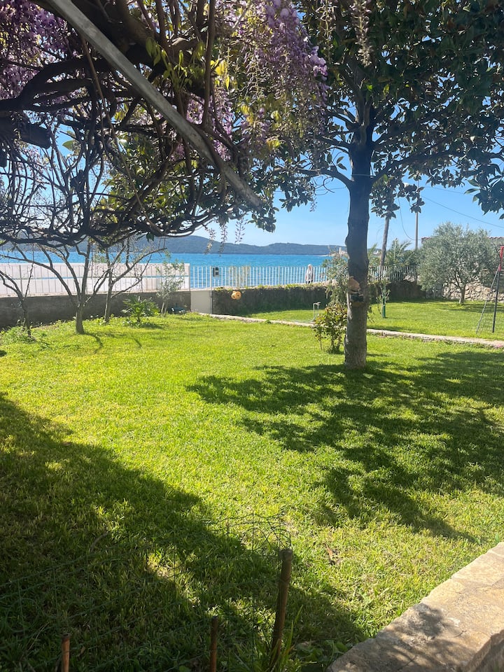 Prostrani Apartman Uz More - Šibenik