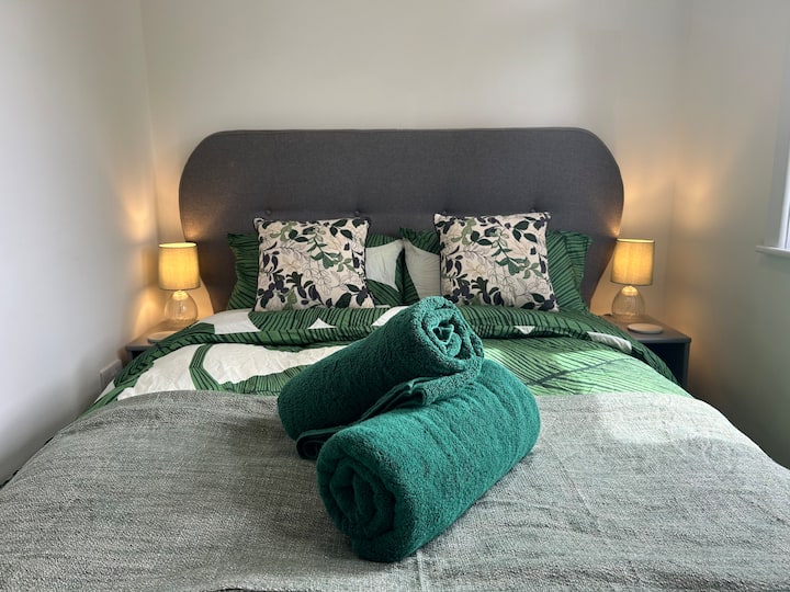Urban Escape: Modern Retreat Near Uni & Hospital - Southampton, UK