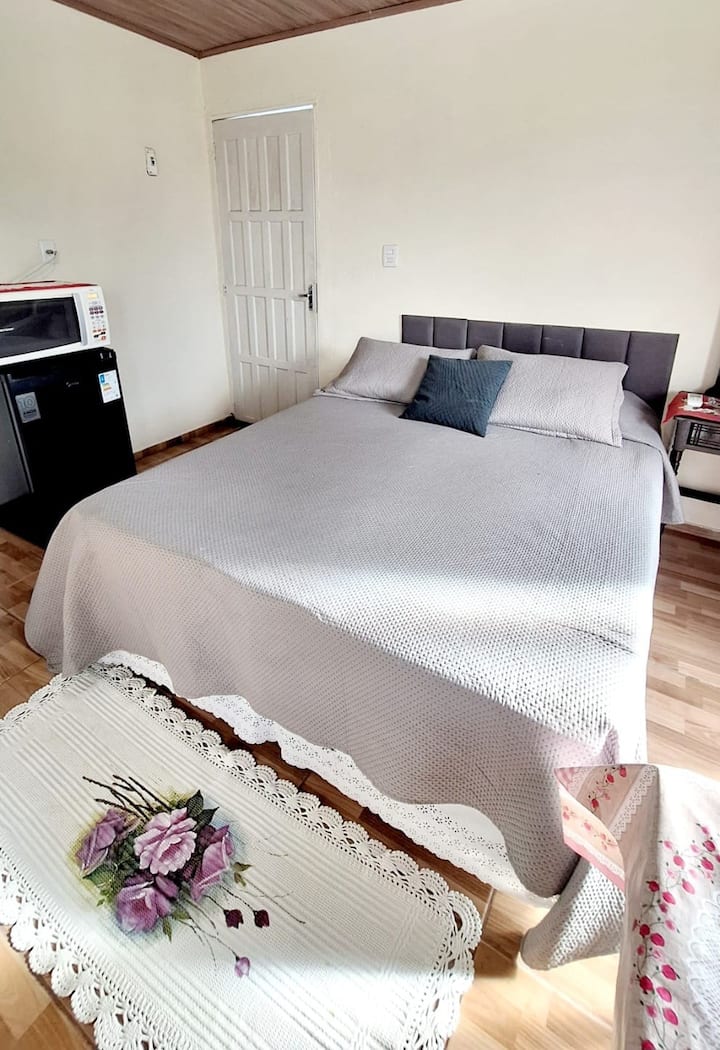 Kitnet S3 C/ar-cond/tv Smart/cama Box/bicama/wifi - Torres, Brazil