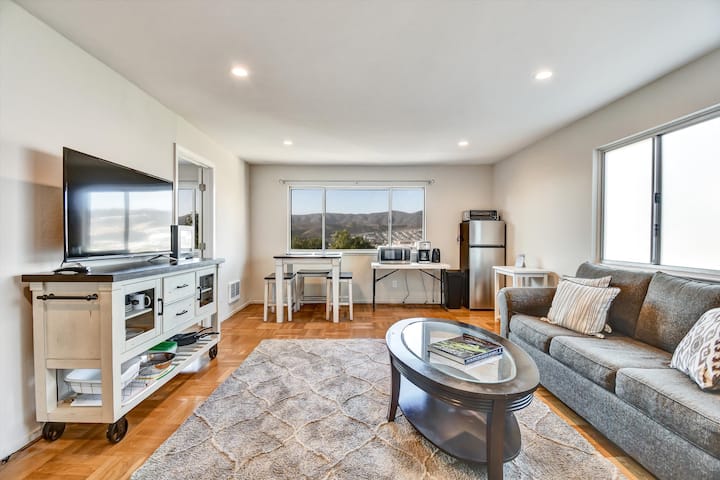 Private Unit- Fully Furnished 1br/1ba +Lr + Dr - San Francisco, CA