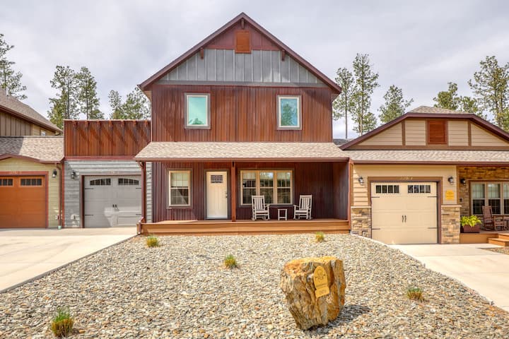Black Hills Condo | Rockerville Gold Town Lodging - Mount Rushmore National Memorial