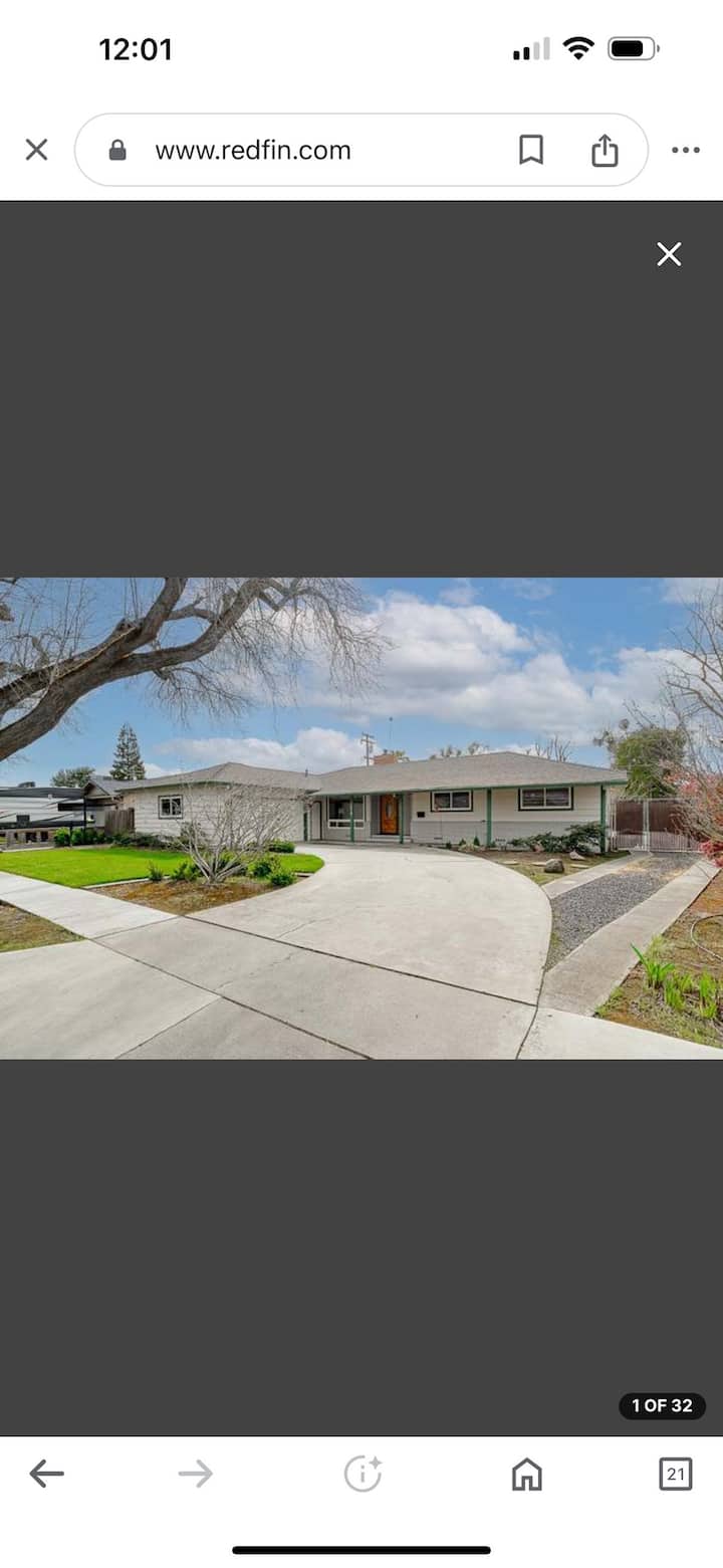 6 Bed 2.5 Bath Entire Cabin In Modesto - Modesto, CA