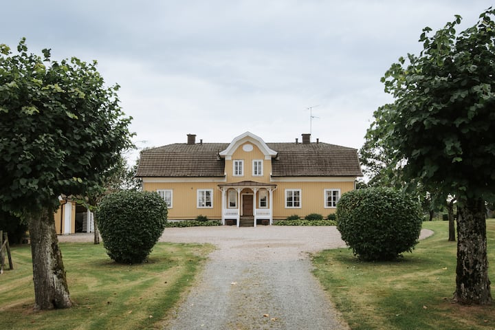 Lantligt Boende, Närhet Till Borås, Varberg & Gbg - Kinna