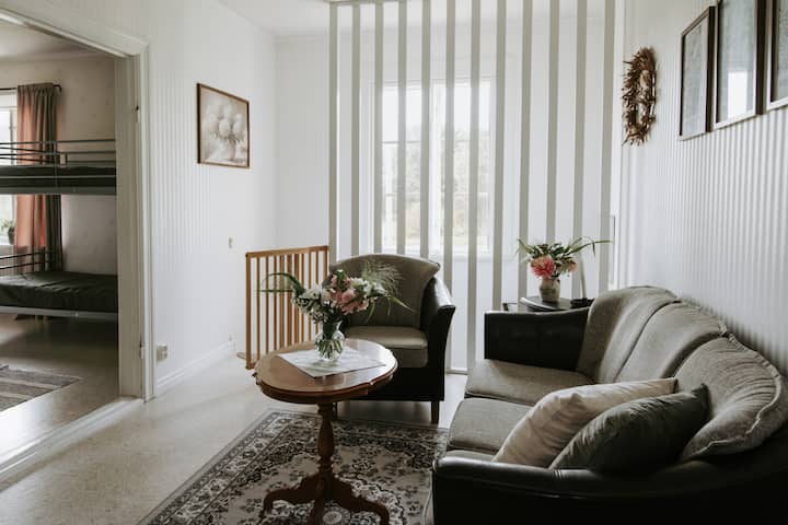 Lantligt Boende, Närhet Till Borås, Varberg & Gbg - Kinna