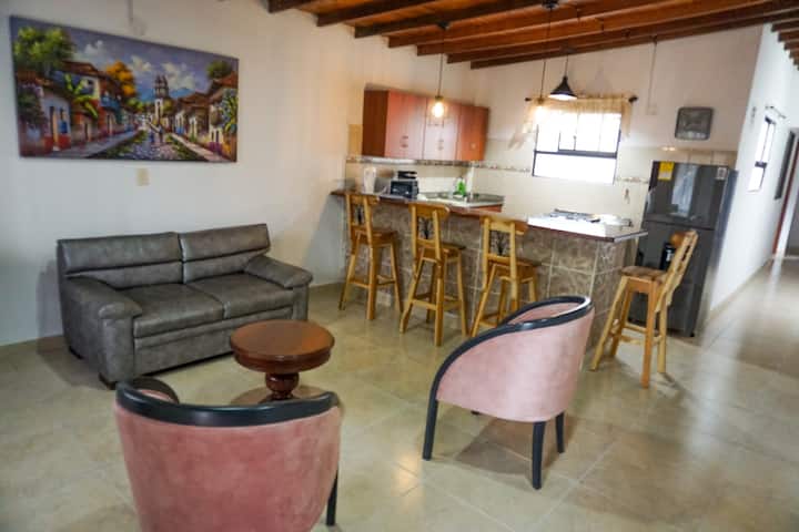 Apartamento Cerca Al Poblado - Medellín, Colombia