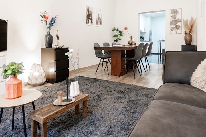 Xl Home With Unique Parking Access - Antwerpen