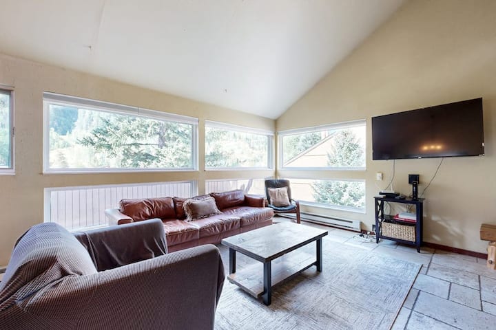 Steps To Ski Shuttle | 3br Mountainview | Hot Tub - Vail, CO