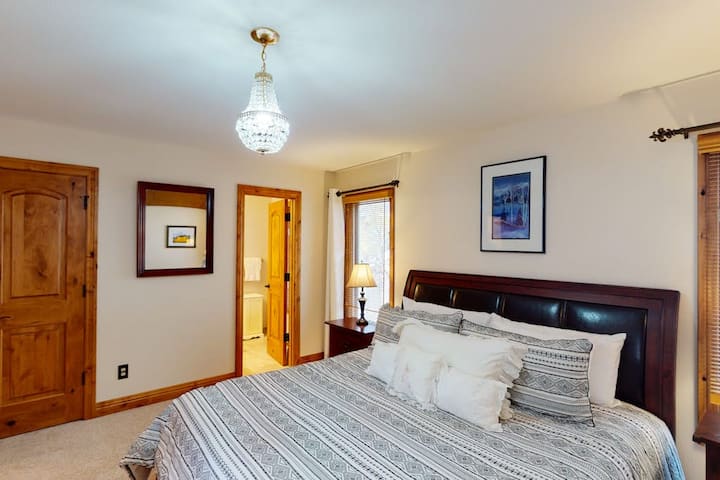 Spacious Townhome 3br | Fireplace | Golf Course - Beaver Creek, CO