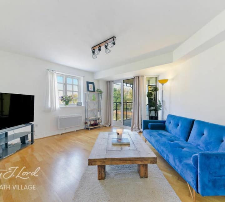 Stylish & Quiet 2 Bed 2 Bath - Woolwich