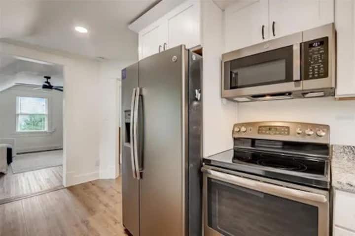 Charming Walkable Attic Bungalow Near Lake Eola - Orlando