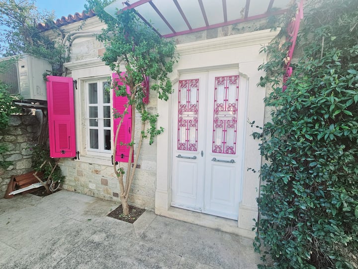 Samos1850 Orjinal Taş Ev,1+0 Mufaklı Avlulu - Foça