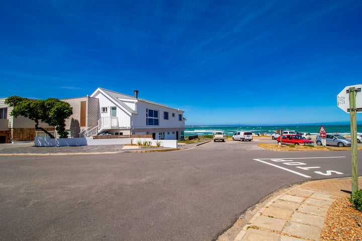 Renovated - Beachfront Suite - Still Bay