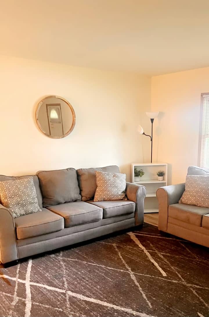 Spacious Split-level Home 30 Mins From Downtown! - Frankfort, IL