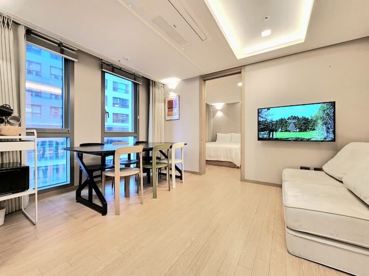 8b | 6인 가족객실 | 해운대해변5분 | 무료짐보관 - Busan