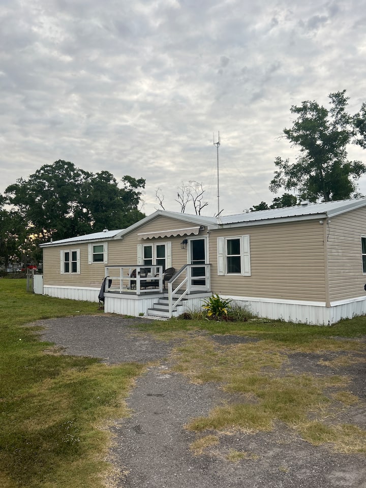 Lingala Farmhouse - Riverview, FL