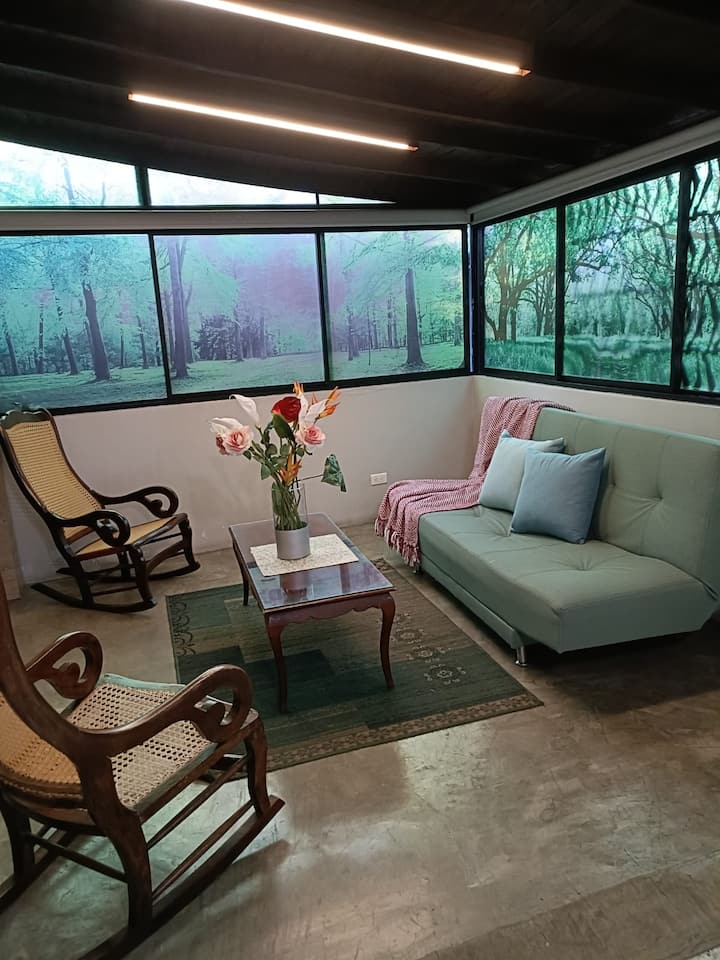 ¡Renovated! "Casa Prado" A Wonderful Central Place - Medellín