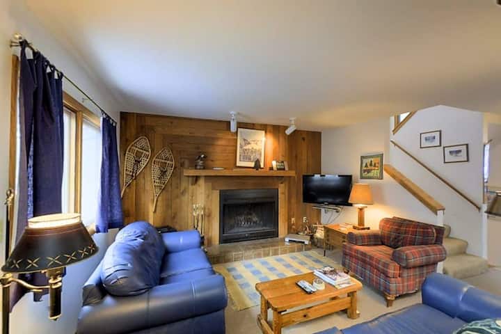 Comfy 3br Mountainview | Hot Tub | Fireplace - Vail, CO
