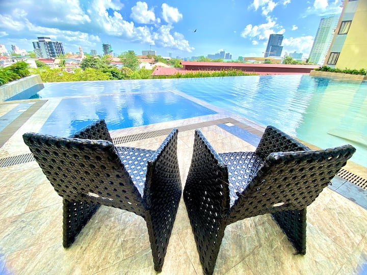 Gio's Corner Near Ayala & Sm! Infinity Pool - Cebu City