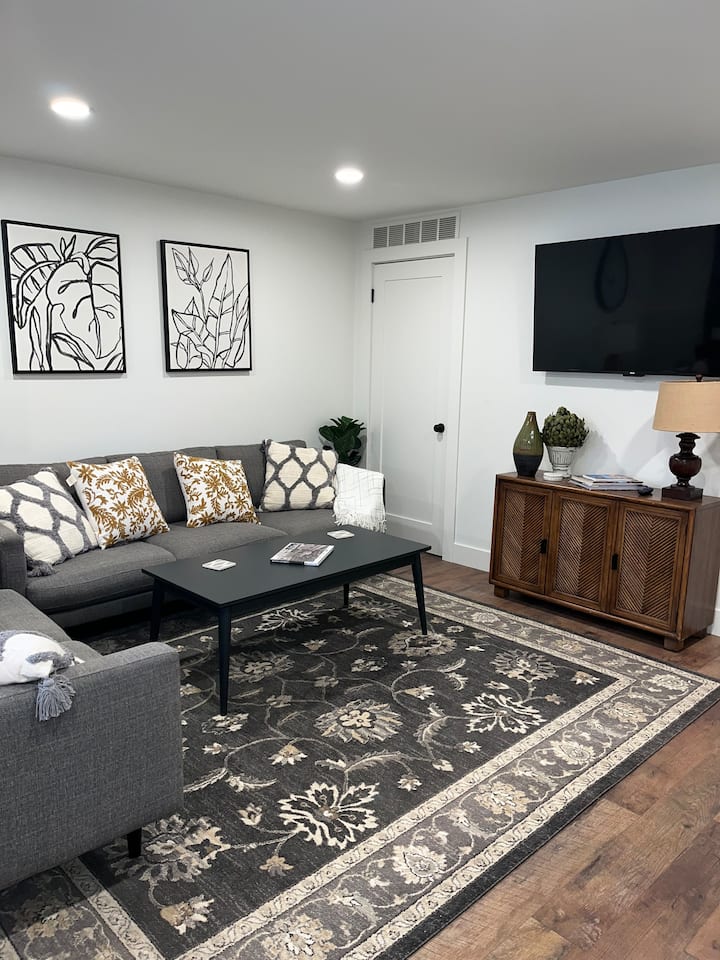 Dazzling Duo Near Downtown - Billings, MT