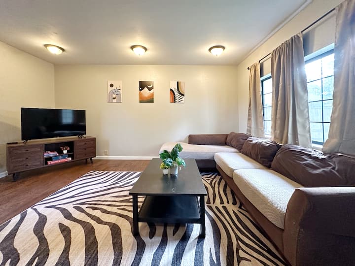 Guesthouse Goblin Ln-cozy 2 Bed - Everett, WA