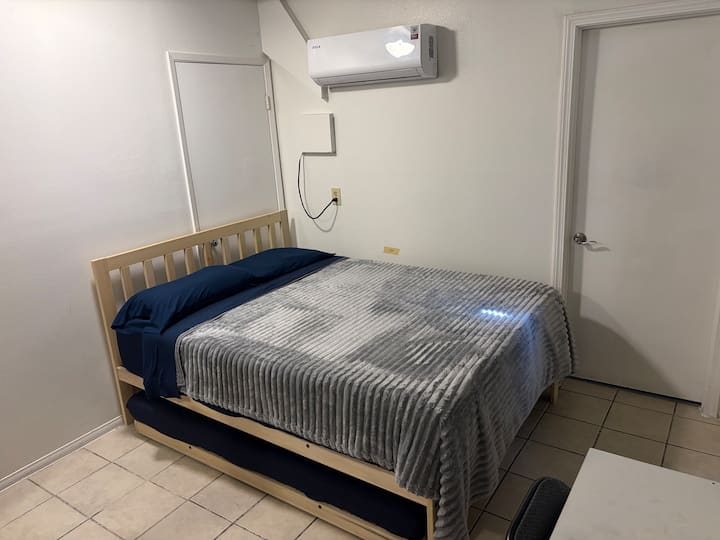 A: Private Room, Shared Bathroom - Magic Mountain, CA