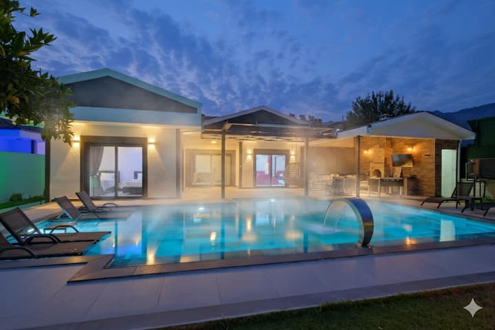 Sıcak Havuzlu Diamond Villas - Rose Masaj Koltuklu - Köyceğiz