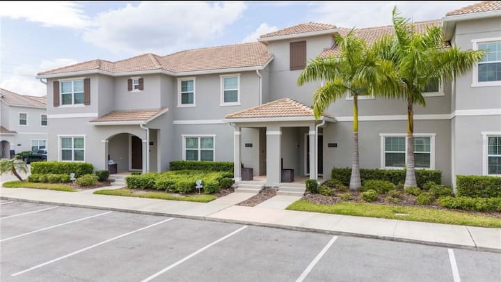 4bd All Thematic Next To Mickey! - Lake Buena Vista, FL