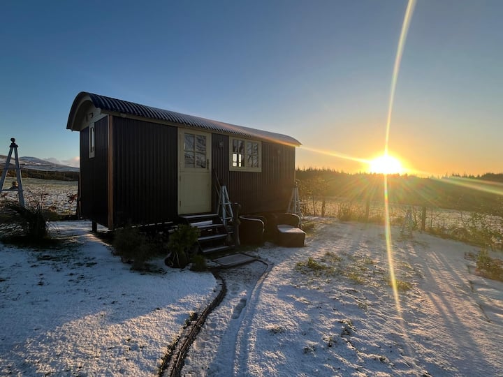 Luxury Shepherd’s Hut Near Yr Wyddfa (Snowdon) - North Wales