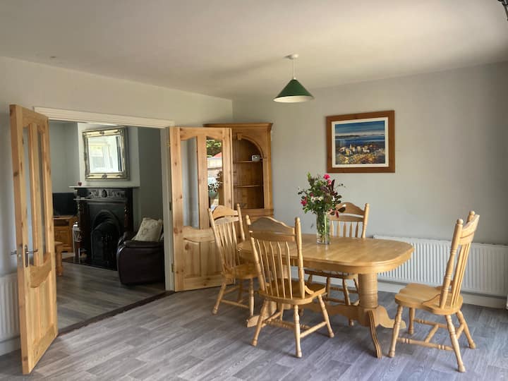 Charming 3-bedroom Home In Skibbereen Town, Cocork - Skibbereen