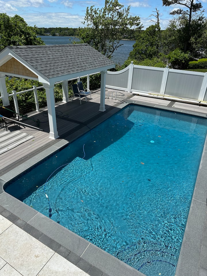 Waterfront Home With Pool & Dock & Jacuzzi - Breakwater Beach, Brewster