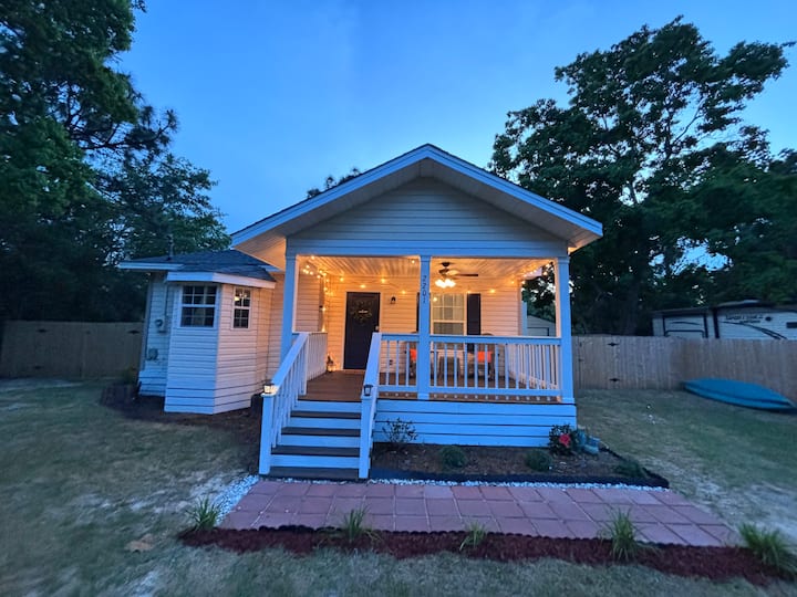 Fenced Yard- Dogs Welcome - Firepit - Close 2beach - Navarre, FL