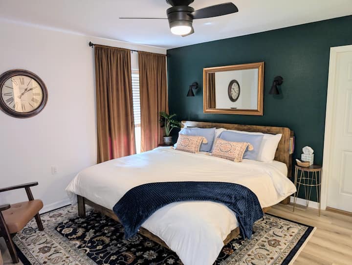 Cozy King Suite - Lakeland, FL
