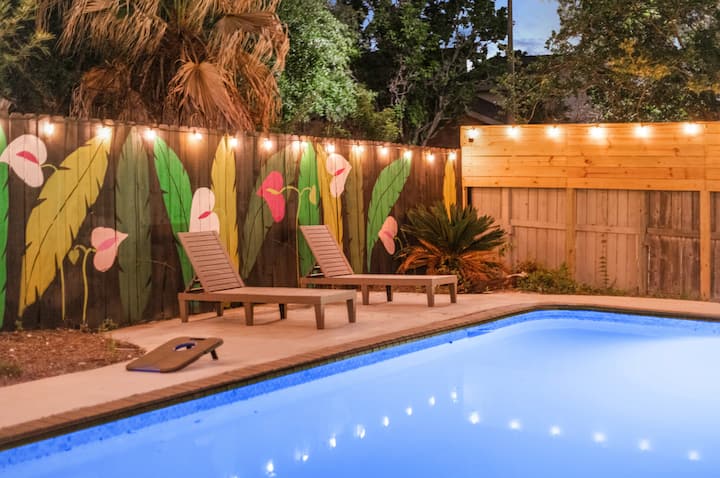 Soho Retreat*5brs Home*pool Patio Deck*houston - Houston, TX