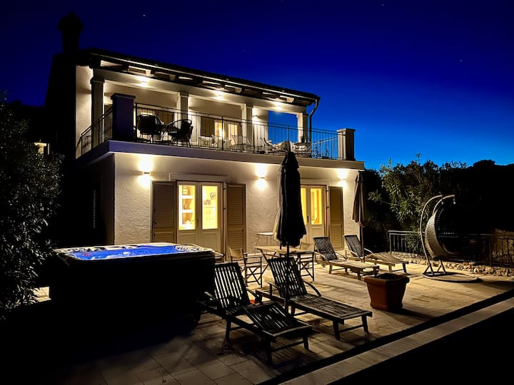 Stunning Villa In Cres - Losinj - Nerezine