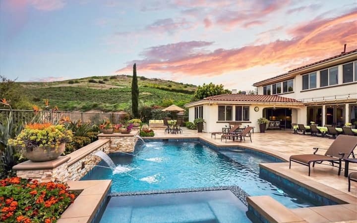 Luxurious Pool And Mountain View - San Clemente, CA