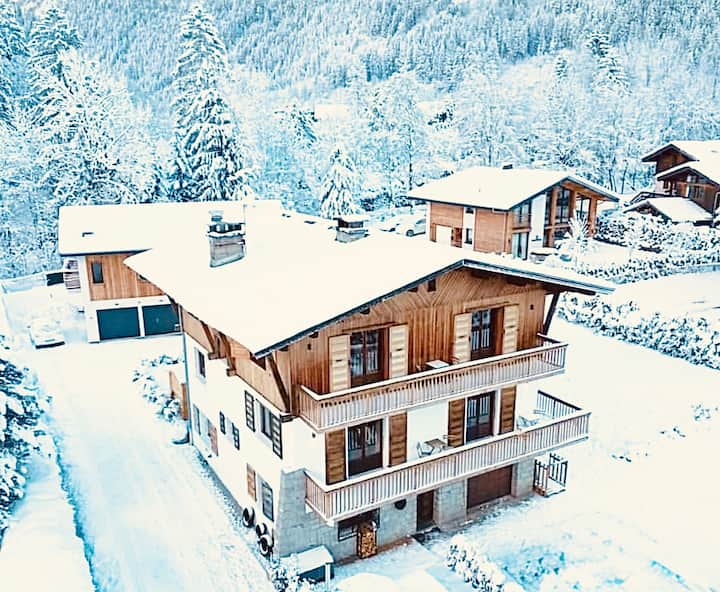 Sauna / Bain Nordique / Cinéma / Vue Montange - Courmayeur