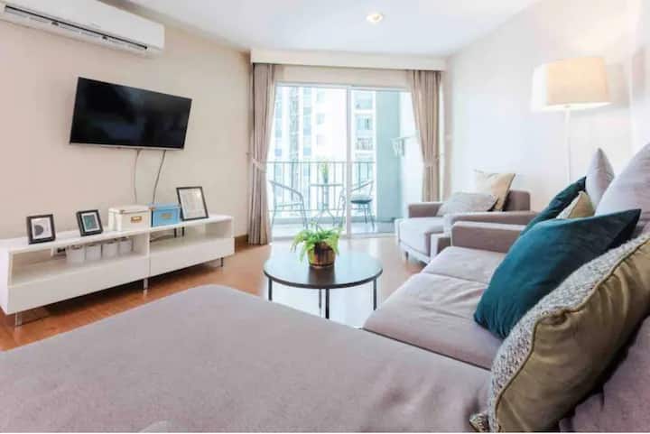 The Best3br/2bath/4beds/300m. To Mrt&jodd Fair - Bangkok