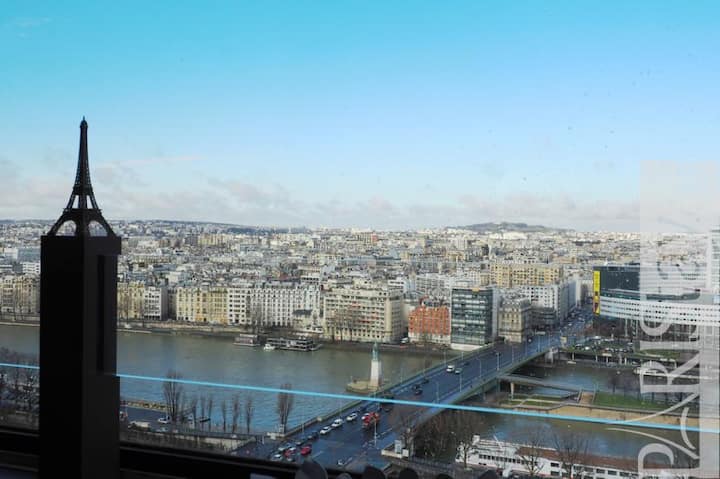 Great View Over Paris With Balcony - Paris
