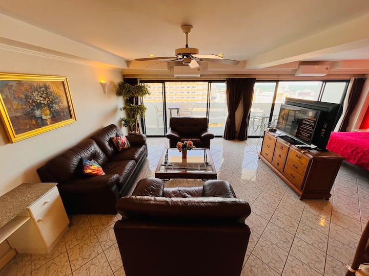 Top Floor Seaview Condo - 600m From Walking Street - Pattaya City