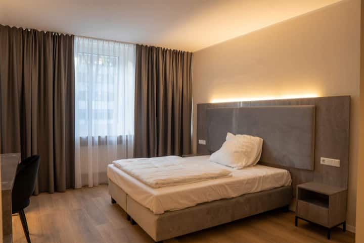 K112.3f Einzelzimmer Diamonds Hotel - Cologne