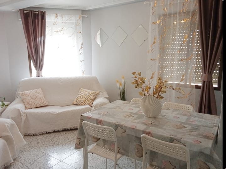 Bonito Piso Para Familias O Amigas - Elche