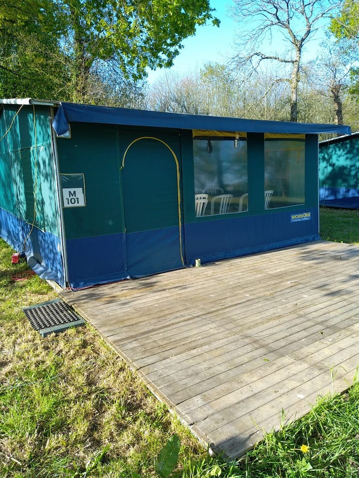 Tente Mobil-home En Tout Aménagé Avec Sdb Et Wc - Dol-de-Bretagne